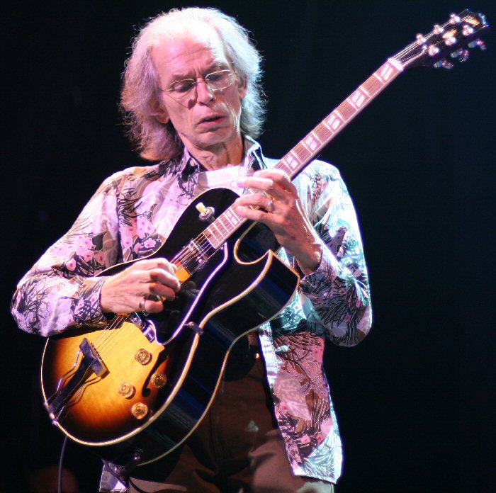 Steve Howe | Steve howe, Music pics, Guitar hero
